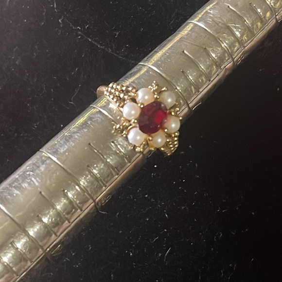 Avon | Jewelry | Vintage Avon Ruby Pearls Gold Tone Cluster Ring Size ...